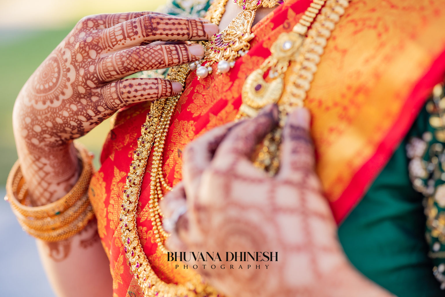 Henna Posing Ideas by Top Indian Wedding Photographer
