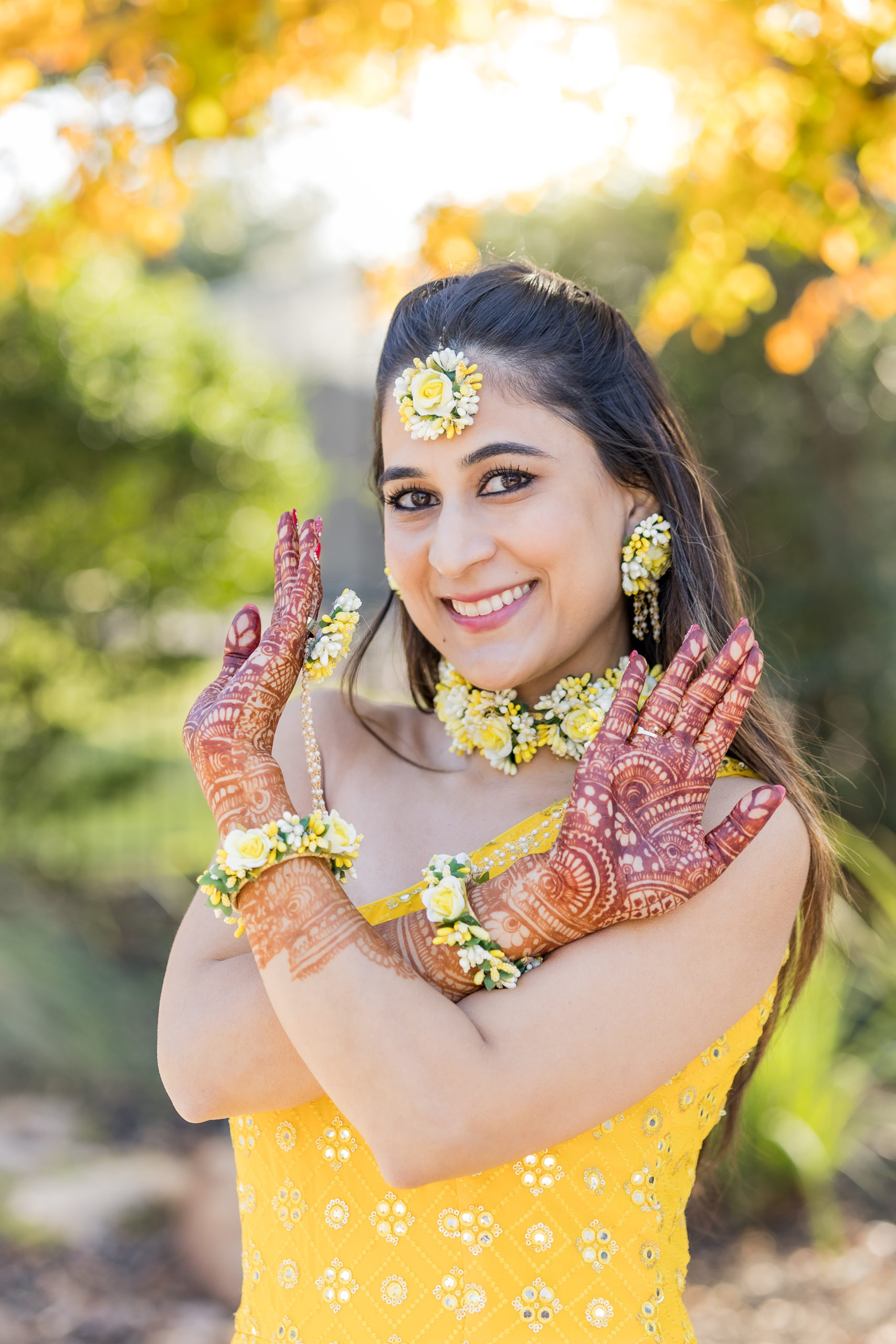 Henna Posing Ideas by Top Indian Wedding Photographer